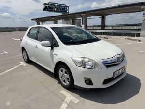 Balts Toyota Auris 2011 Viļņa, ar dzinēja tilpumu 1.80 L un nobraukumu 268 tūkst. km par 5900 €, foto 4 vietnē AUTOMOTO.COM.LV