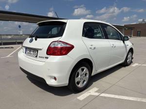 Balts Toyota Auris 2011 Viļņa, ar dzinēja tilpumu 1.80 L un nobraukumu 268 tūkst. km par 5900 €, foto 6 vietnē AUTOMOTO.COM.LV