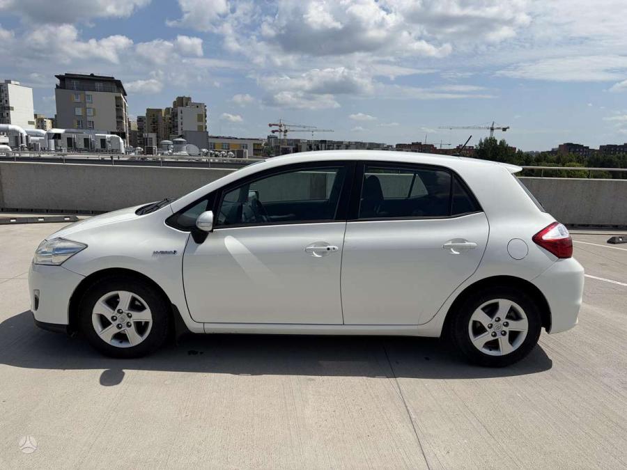 Balts Toyota Auris 2011 Viļņa, ar dzinēja tilpumu 1.80 L un nobraukumu 268 tūkst. km par 5900 €, foto 9 vietnē AUTOMOTO.COM.LV