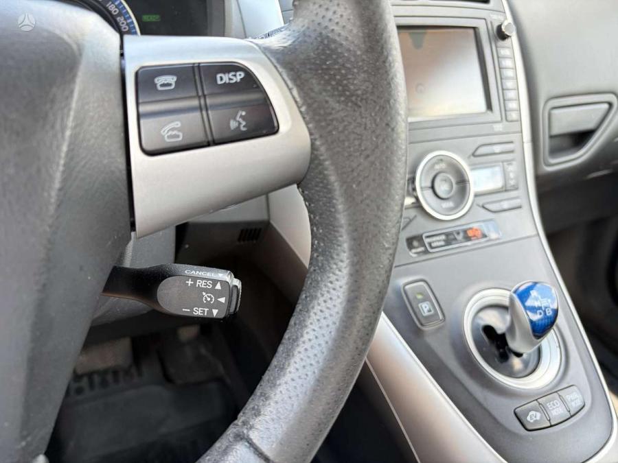 Balts Toyota Auris 2011 Viļņa, ar dzinēja tilpumu 1.80 L un nobraukumu 268 tūkst. km par 5900 €, foto 16 vietnē AUTOMOTO.COM.LV