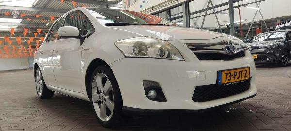 White Toyota Auris 2011 in Kaunas, with an engine capacity of 1.80 L and mileage of 338 thousand km for 5200 €, photo 1 on AUTOMOTO.COM.LV