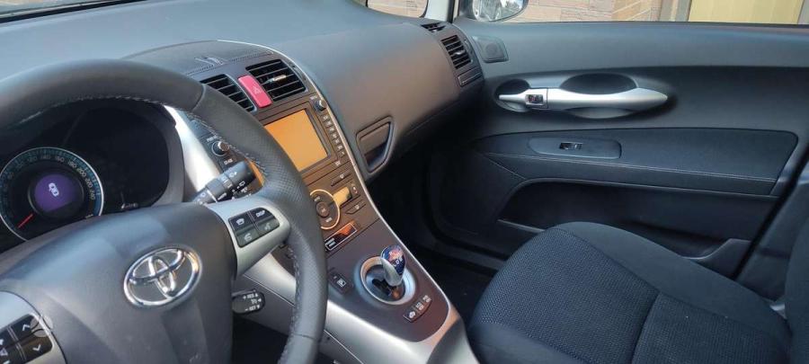 Balts Toyota Auris 2011 Kauņa, ar dzinēja tilpumu 1.80 L un nobraukumu 338 tūkst. km par 5200 €, foto 14 vietnē AUTOMOTO.COM.LV