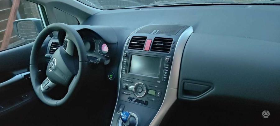 Balts Toyota Auris 2011 Kauņa, ar dzinēja tilpumu 1.80 L un nobraukumu 338 tūkst. km par 5200 €, foto 15 vietnē AUTOMOTO.COM.LV