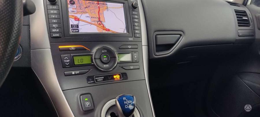 Balts Toyota Auris 2011 Kauņa, ar dzinēja tilpumu 1.80 L un nobraukumu 338 tūkst. km par 5200 €, foto 19 vietnē AUTOMOTO.COM.LV