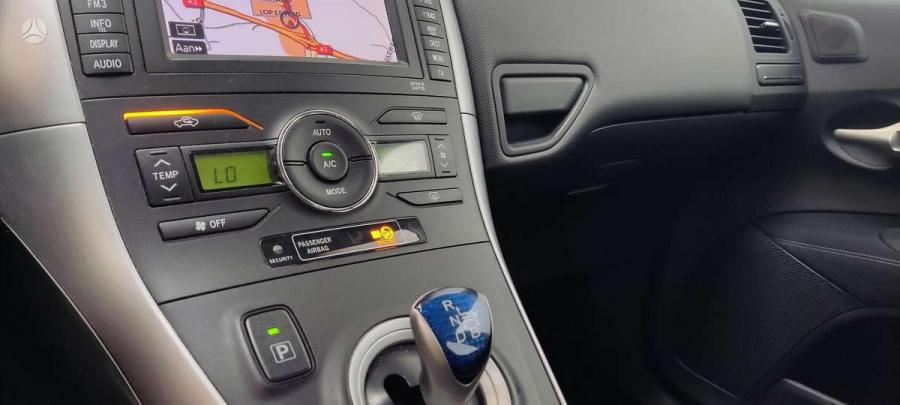 Balts Toyota Auris 2011 Kauņa, ar dzinēja tilpumu 1.80 L un nobraukumu 338 tūkst. km par 5200 €, foto 20 vietnē AUTOMOTO.COM.LV