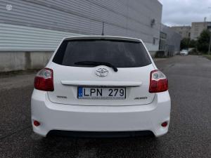 White Toyota Auris 2011 in Marijampole, with an engine capacity of 2.00 L and mileage of 273 thousand km for 3250 €, photo 6 on AUTOMOTO.COM.LV