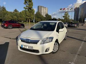 Balts Toyota Auris 2011 Panevēža, ar dzinēja tilpumu 1.80 L un nobraukumu 277 tūkst. km par 5790 €, foto 3 vietnē AUTOMOTO.COM.LV