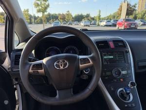 Balts Toyota Auris 2011 Panevēža, ar dzinēja tilpumu 1.80 L un nobraukumu 277 tūkst. km par 5790 €, foto 14 vietnē AUTOMOTO.COM.LV