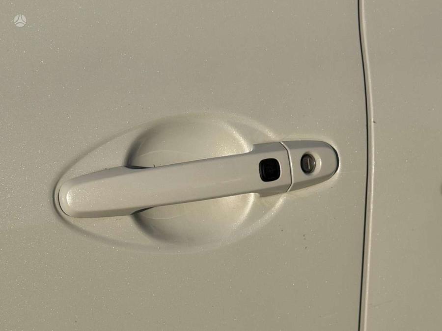 Balts Toyota Auris 2011 Panevēža, ar dzinēja tilpumu 1.80 L un nobraukumu 277 tūkst. km par 5790 €, foto 20 vietnē AUTOMOTO.COM.LV