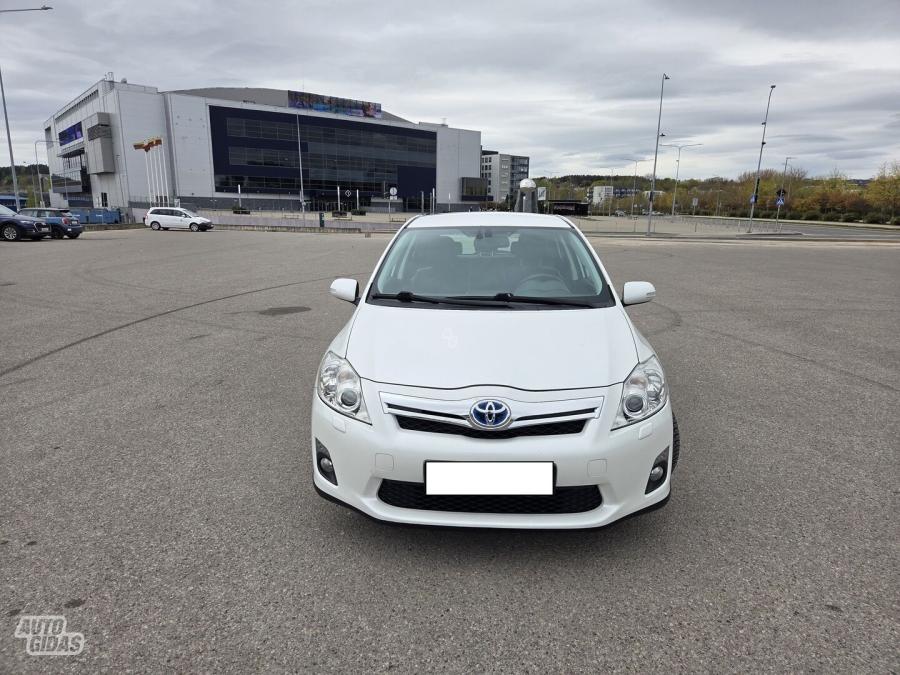 Balts Toyota Auris 2011 Ukmergė, ar dzinēja tilpumu 1.80 L un nobraukumu 180 tūkst. km par 6450 €, foto 3 vietnē AUTOMOTO.COM.LV