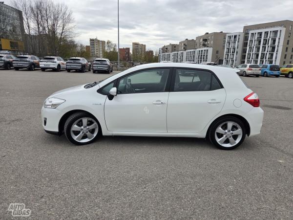 Balts Toyota Auris 2011 Ukmergė, ar dzinēja tilpumu 1.80 L un nobraukumu 180 tūkst. km par 6450 €, foto 3 vietnē AUTOMOTO.COM.LV