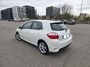 Balts Toyota Auris 2011 Ukmergė, ar dzinēja tilpumu 1.80 L un nobraukumu 180 tūkst. km par 6450 €, foto 5 vietnē AUTOMOTO.COM.LV