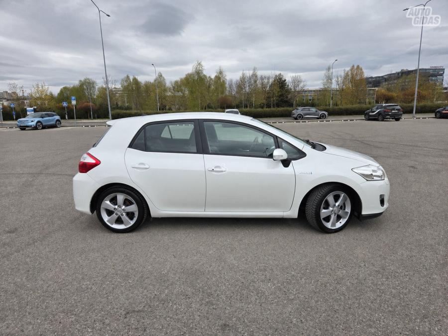 Balts Toyota Auris 2011 Ukmergė, ar dzinēja tilpumu 1.80 L un nobraukumu 180 tūkst. km par 6450 €, foto 8 vietnē AUTOMOTO.COM.LV