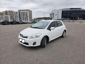 Balts Toyota Auris 2011 Viļņa, ar dzinēja tilpumu 1.80 L un nobraukumu 180 tūkst. km par 6450 €, foto  vietnē AUTOMOTO.COM.LV