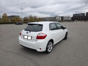 Balts Toyota Auris 2011 Viļņa, ar dzinēja tilpumu 1.80 L un nobraukumu 180 tūkst. km par 6450 €, foto 7 vietnē AUTOMOTO.COM.LV