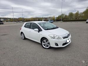 Balts Toyota Auris 2011 Viļņa, ar dzinēja tilpumu 1.80 L un nobraukumu 180 tūkst. km par 6450 €, foto 9 vietnē AUTOMOTO.COM.LV