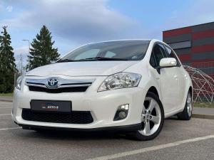 Balts Toyota Auris 2011 Viļņa, ar dzinēja tilpumu 1.80 L un nobraukumu 254 tūkst. km par 6600 €, foto  vietnē AUTOMOTO.COM.LV