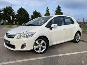 Balts Toyota Auris 2011 Viļņa, ar dzinēja tilpumu 1.80 L un nobraukumu 254 tūkst. km par 6600 €, foto 3 vietnē AUTOMOTO.COM.LV