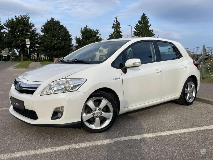 Balts Toyota Auris 2011 Viļņa, ar dzinēja tilpumu 1.80 L un nobraukumu 254 tūkst. km par 6600 €, foto 3 vietnē AUTOMOTO.COM.LV