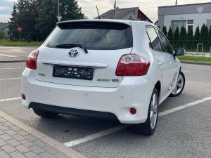 Balts Toyota Auris 2011 Viļņa, ar dzinēja tilpumu 1.80 L un nobraukumu 254 tūkst. km par 6600 €, foto 4 vietnē AUTOMOTO.COM.LV