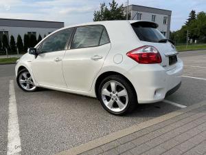 Balts Toyota Auris 2011 Viļņa, ar dzinēja tilpumu 1.80 L un nobraukumu 254 tūkst. km par 6600 €, foto 7 vietnē AUTOMOTO.COM.LV