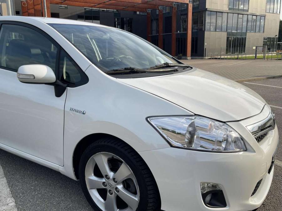 Balts Toyota Auris 2011 Viļņa, ar dzinēja tilpumu 1.80 L un nobraukumu 254 tūkst. km par 6600 €, foto 11 vietnē AUTOMOTO.COM.LV