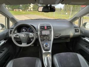 Balts Toyota Auris 2011 Viļņa, ar dzinēja tilpumu 1.80 L un nobraukumu 254 tūkst. km par 6600 €, foto 14 vietnē AUTOMOTO.COM.LV