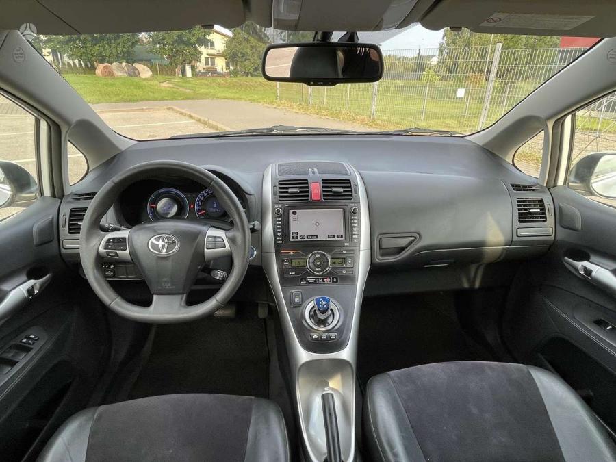 Balts Toyota Auris 2011 Viļņa, ar dzinēja tilpumu 1.80 L un nobraukumu 254 tūkst. km par 6600 €, foto 14 vietnē AUTOMOTO.COM.LV
