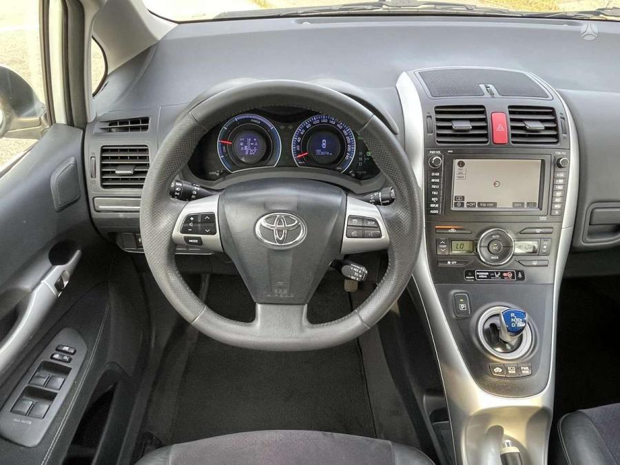 Balts Toyota Auris 2011 Viļņa, ar dzinēja tilpumu 1.80 L un nobraukumu 254 tūkst. km par 6600 €, foto 15 vietnē AUTOMOTO.COM.LV