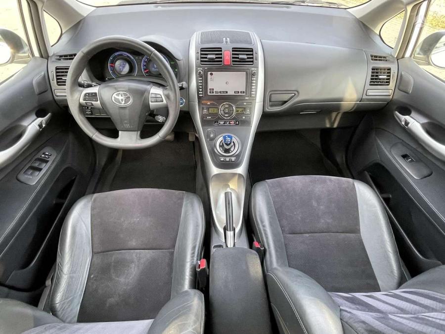 Balts Toyota Auris 2011 Viļņa, ar dzinēja tilpumu 1.80 L un nobraukumu 254 tūkst. km par 6600 €, foto 16 vietnē AUTOMOTO.COM.LV