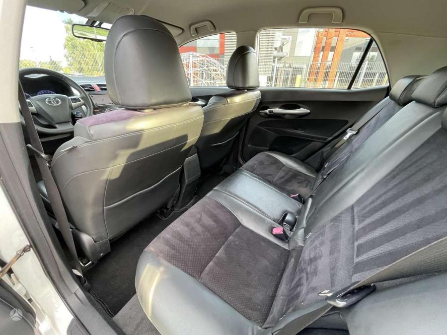 Balts Toyota Auris 2011 Viļņa, ar dzinēja tilpumu 1.80 L un nobraukumu 254 tūkst. km par 6600 €, foto 17 vietnē AUTOMOTO.COM.LV