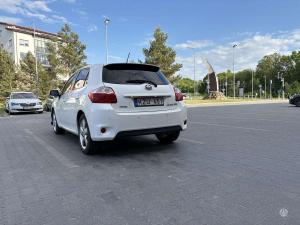 Balts Toyota Auris 2011 Klaipėda, ar dzinēja tilpumu 1.80 L un nobraukumu 427 tūkst. km par 4150 €, foto 4 vietnē AUTOMOTO.COM.LV