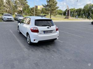 Balts Toyota Auris 2011 Klaipėda, ar dzinēja tilpumu 1.80 L un nobraukumu 427 tūkst. km par 4150 €, foto 5 vietnē AUTOMOTO.COM.LV