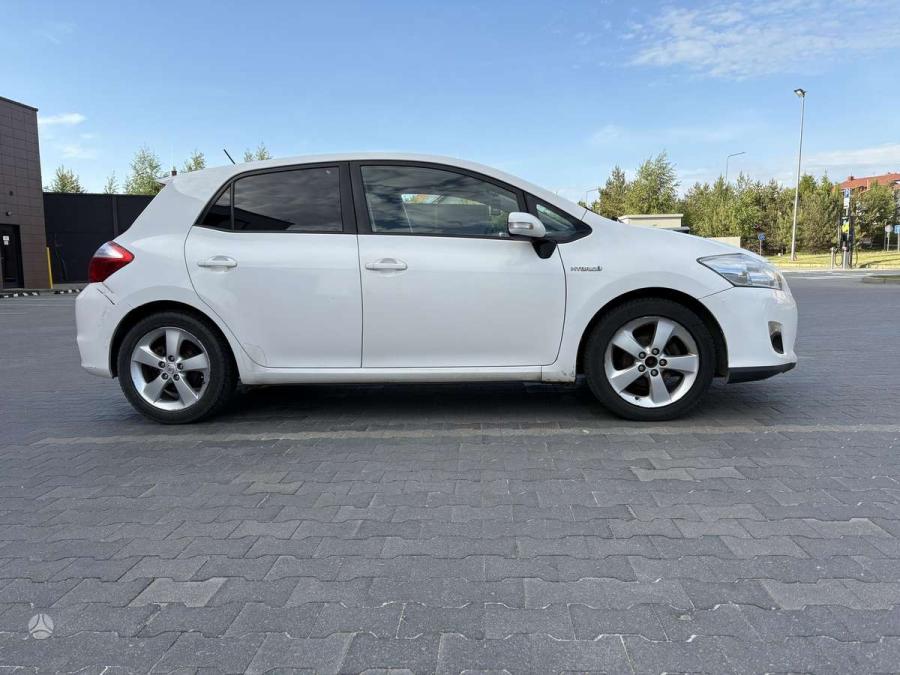 Balts Toyota Auris 2011 Klaipėda, ar dzinēja tilpumu 1.80 L un nobraukumu 427 tūkst. km par 4150 €, foto 8 vietnē AUTOMOTO.COM.LV