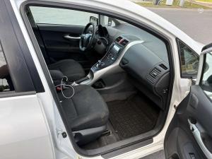 Balts Toyota Auris 2011 Klaipėda, ar dzinēja tilpumu 1.80 L un nobraukumu 427 tūkst. km par 4150 €, foto 12 vietnē AUTOMOTO.COM.LV