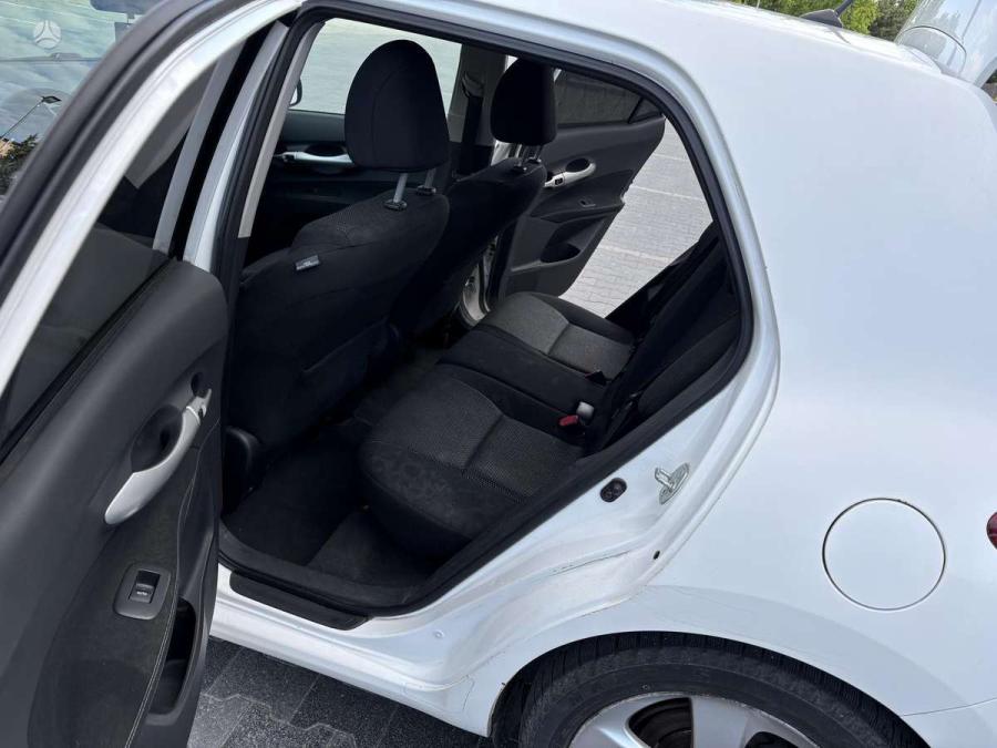 Balts Toyota Auris 2011 Klaipėda, ar dzinēja tilpumu 1.80 L un nobraukumu 427 tūkst. km par 4150 €, foto 13 vietnē AUTOMOTO.COM.LV