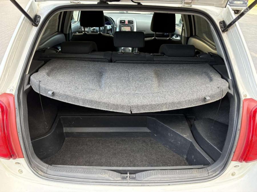 Balts Toyota Auris 2011 Klaipėda, ar dzinēja tilpumu 1.80 L un nobraukumu 427 tūkst. km par 4150 €, foto 15 vietnē AUTOMOTO.COM.LV