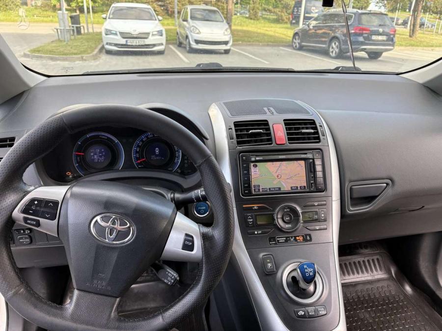 Balts Toyota Auris 2011 Klaipėda, ar dzinēja tilpumu 1.80 L un nobraukumu 427 tūkst. km par 4150 €, foto 16 vietnē AUTOMOTO.COM.LV
