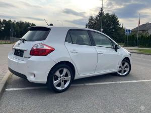 Balts Toyota Auris 2011 Viļņa, ar dzinēja tilpumu 1.80 L un nobraukumu 253 tūkst. km par 6600 €, foto 11 vietnē AUTOMOTO.COM.LV
