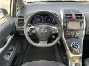 Balts Toyota Auris 2011 Viļņa, ar dzinēja tilpumu 1.80 L un nobraukumu 253 tūkst. km par 6600 €, foto 20 vietnē AUTOMOTO.COM.LV