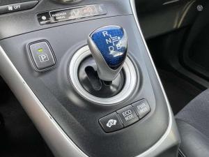 Balts Toyota Auris 2011 Viļņa, ar dzinēja tilpumu 1.80 L un nobraukumu 253 tūkst. km par 6600 €, foto 27 vietnē AUTOMOTO.COM.LV