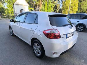 White Toyota Auris 2011 in Vilnius, with an engine capacity of 1.80 L and mileage of 272 thousand km for 5800 €, photo 22 on AUTOMOTO.COM.LV