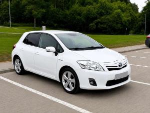 White Toyota Auris 2011 in Vilnius, with an engine capacity of 1.80 L and mileage of 190 thousand km for 6500 €, photo 9 on AUTOMOTO.COM.LV