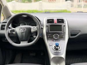White Toyota Auris 2011 in Vilnius, with an engine capacity of 1.80 L and mileage of 190 thousand km for 6500 €, photo 16 on AUTOMOTO.COM.LV