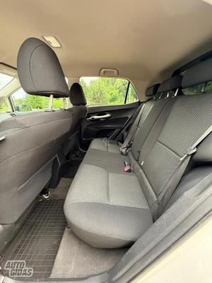 White Toyota Auris 2011 in Ukmerge, with an engine capacity of 1.80 L and mileage of 190 thousand km for 6500 €, photo 15 on AUTOMOTO.COM.LV