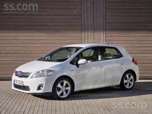 White Toyota Auris 2011 in Jelgava, with an engine capacity of 1.80 L and mileage of 276 thousand km for 6690 €, photo  on AUTOMOTO.COM.LV