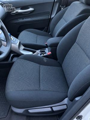 Balts Toyota Auris 2011 Viļņa, ar dzinēja tilpumu 1.80 L un nobraukumu 242 tūkst. km par 5990 €, foto 7 vietnē AUTOMOTO.COM.LV