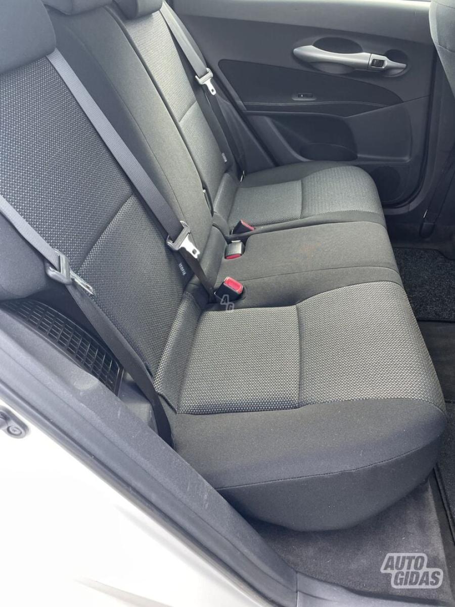 Balts Toyota Auris 2011 Viļņa, ar dzinēja tilpumu 1.80 L un nobraukumu 242 tūkst. km par 5990 €, foto 10 vietnē AUTOMOTO.COM.LV