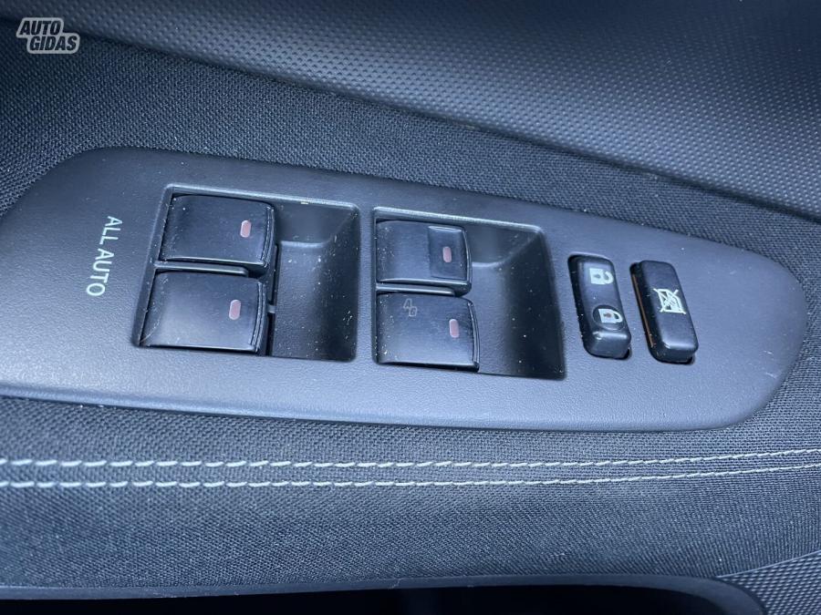 Balts Toyota Auris 2011 Viļņa, ar dzinēja tilpumu 1.80 L un nobraukumu 242 tūkst. km par 5990 €, foto 16 vietnē AUTOMOTO.COM.LV