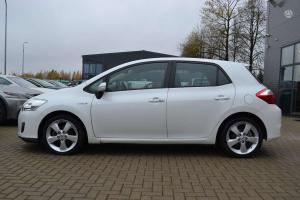 Balts Toyota Auris 2012 Viļņa, ar dzinēja tilpumu 1.80 L un nobraukumu 170 tūkst. km par 7500 €, foto 6 vietnē AUTOMOTO.COM.LV